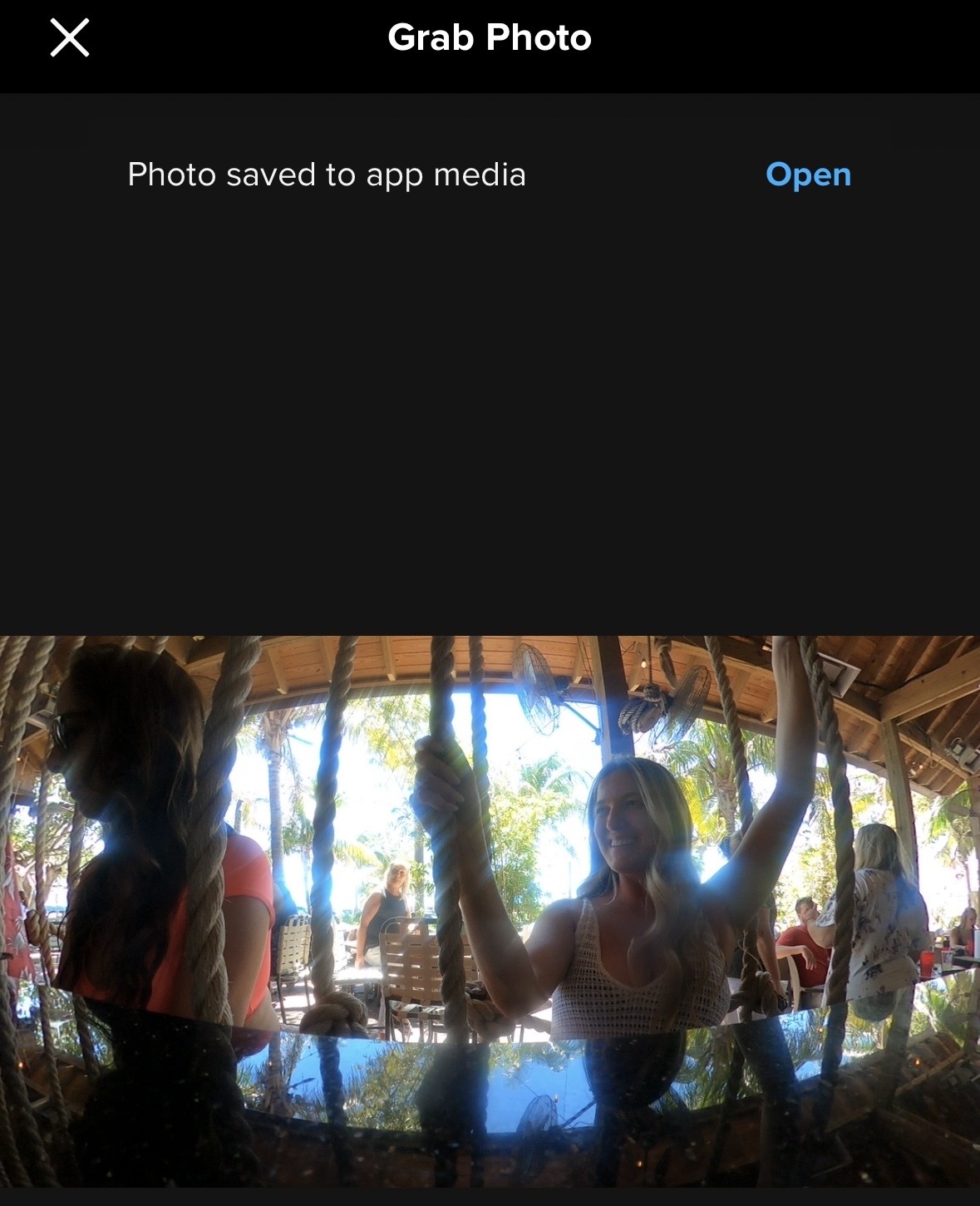 Quik (モバイル)：ビデオから写真を保存する方法